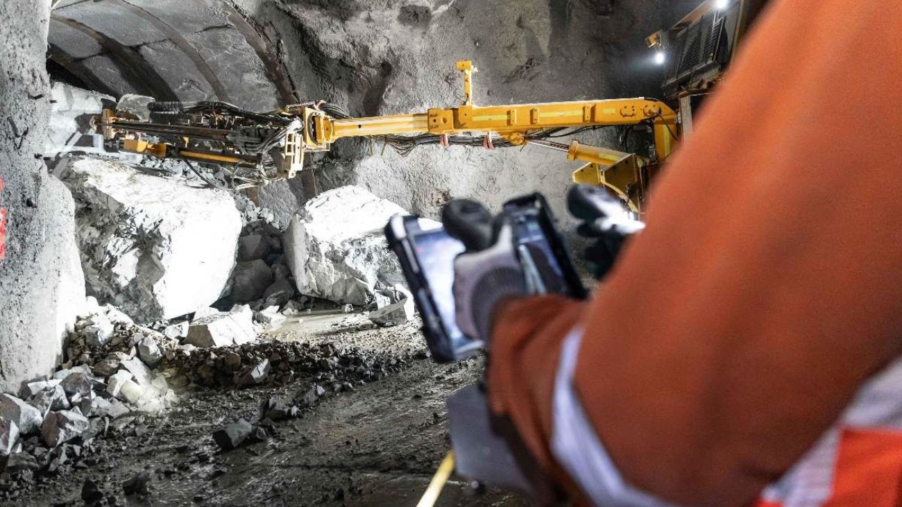 Revolución en Codelco División El Teniente: El perforador BH3 de ...